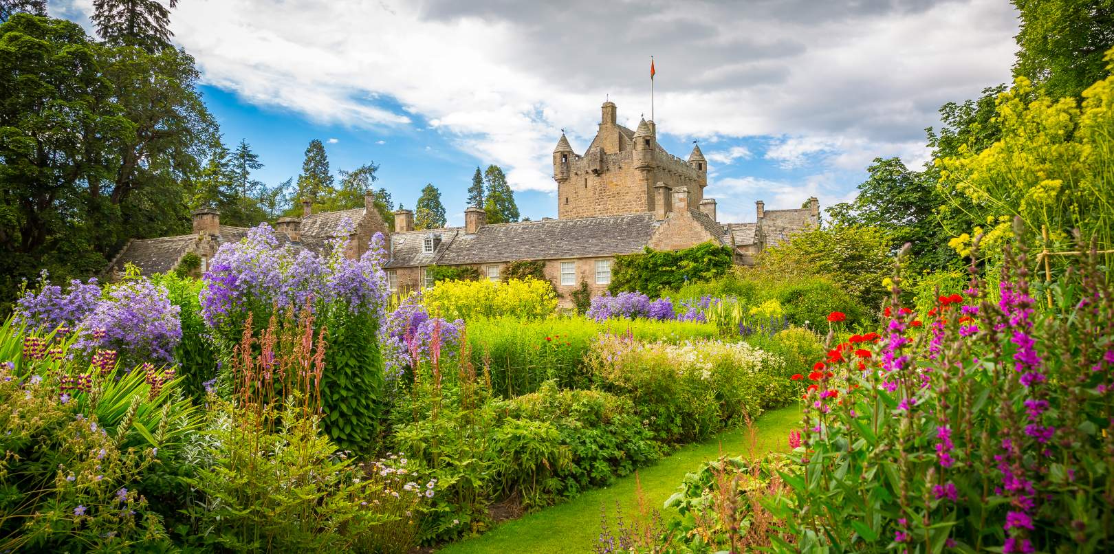 Cawdor Castle near Nairn, Scotland | Kingsmills Hotel